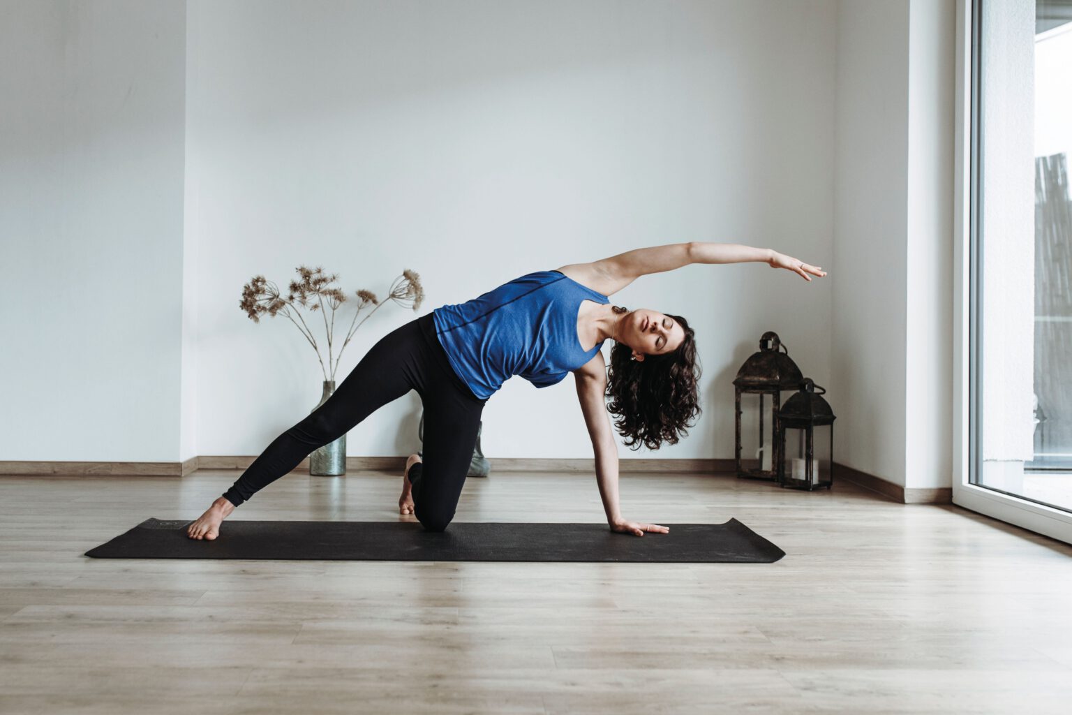 Yoga auf dem Stuhl - die besten Übungen - YOGA INDIVIDUAL Blog